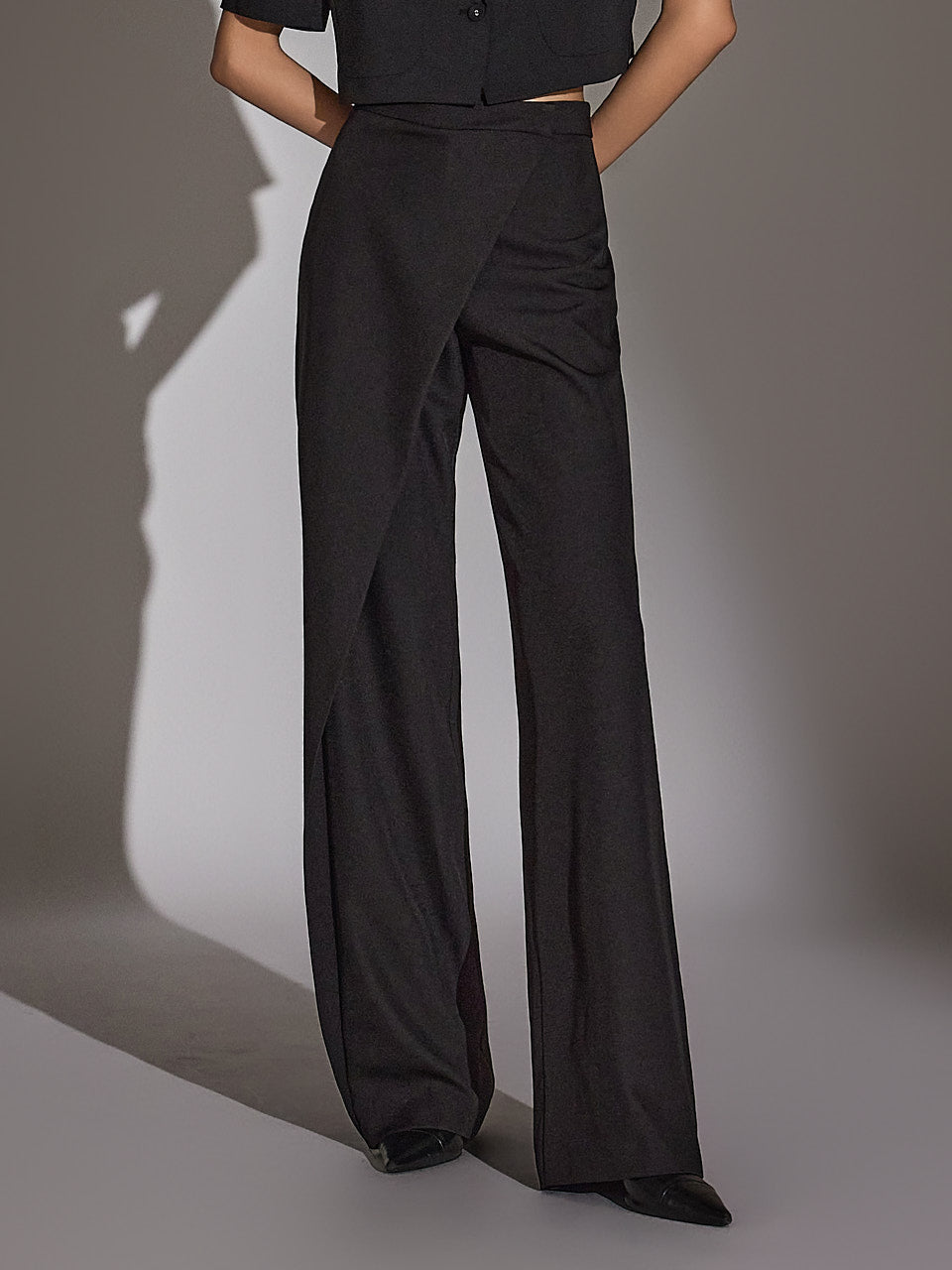 P3138 Asymmetrical Slacks